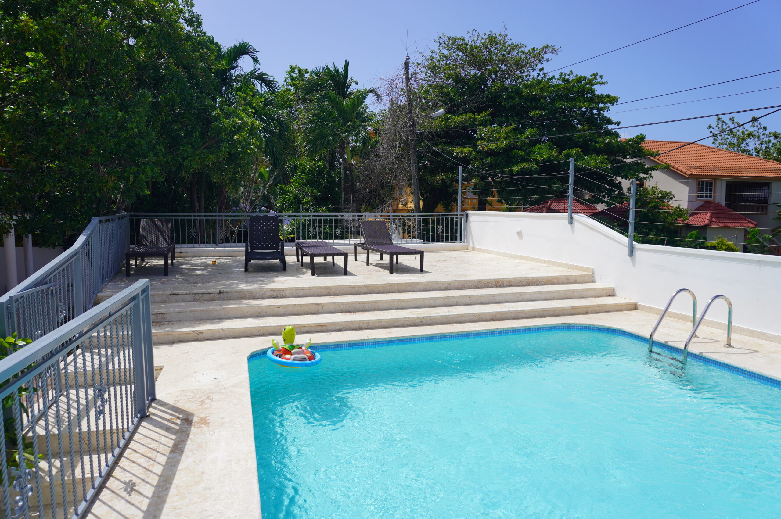 3 Bedroom Penthouse Huge Apartment - DR Property Guys